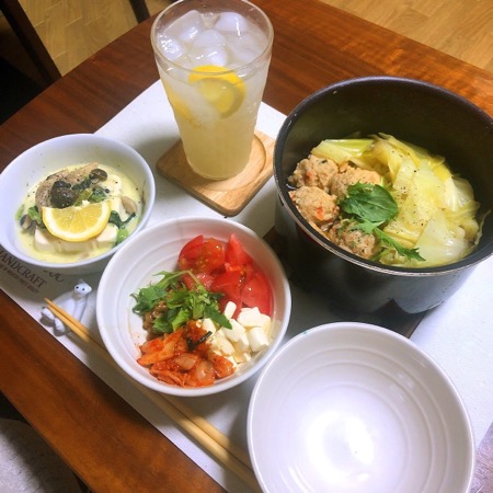 Omochi | 好きでつながるバーチャルワールドYay!（イェイ）